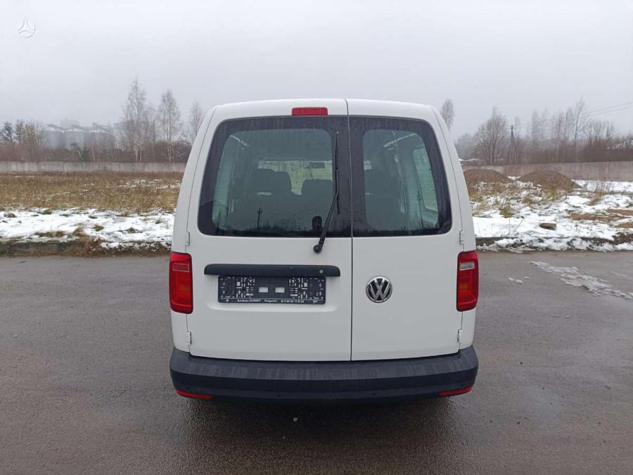 White Volkswagen Caddy 2019 in Panevezys, with an engine capacity of 2.00 L and mileage of 290 thousand km for 9100 €, photo 2 on AUTOMOTO.COM.LV