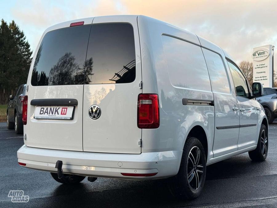 White Volkswagen Caddy 2019 in Kaunas, with an engine capacity of 2.00 L and mileage of 90 thousand km for 24439 €, photo 5 on AUTOMOTO.COM.LV