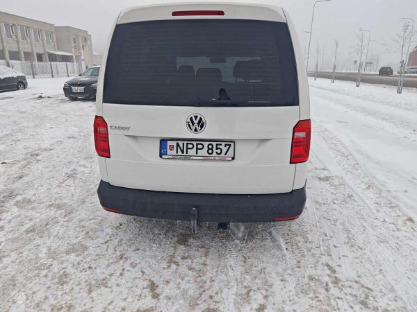 White Volkswagen Caddy 2019 in Siauliai, with an engine capacity of 1.97 L and mileage of 143 thousand km for 10800 €, photo 6 on AUTOMOTO.COM.LV
