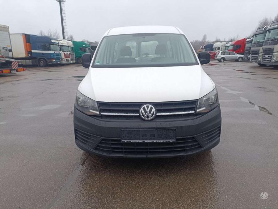 White Volkswagen Caddy 2019 in Panevezys, with an engine capacity of 2.00 L and mileage of 288 thousand km for 8700 €, photo 4 on AUTOMOTO.COM.LV