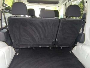 White Volkswagen Caddy 2019 in Vilnius, with an engine capacity of 1.97 L and mileage of 123 thousand km for 10000 €, photo 10 on AUTOMOTO.COM.LV