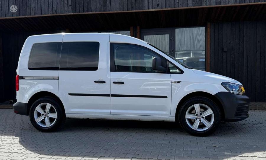 Balts Volkswagen Caddy 2019 Kauņa, ar dzinēja tilpumu 1.20 L un nobraukumu 158 tūkst. km par 8250 €, foto 4 vietnē AUTOMOTO.COM.LV