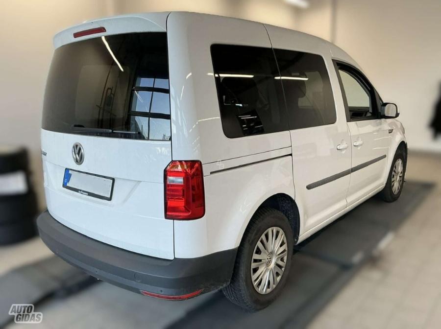 White Volkswagen Caddy 2020 in Kaunas, with an engine capacity of 2.00 L and mileage of 49 thousand km for 26396 €, photo 2 on AUTOMOTO.COM.LV
