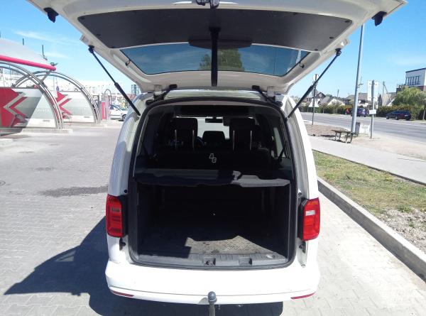 Balts Volkswagen Caddy 2020 Kauņa, ar dzinēja tilpumu 2.00 L un nobraukumu 395 tūkst. km par 10500 €, foto 5 vietnē AUTOMOTO.COM.LV