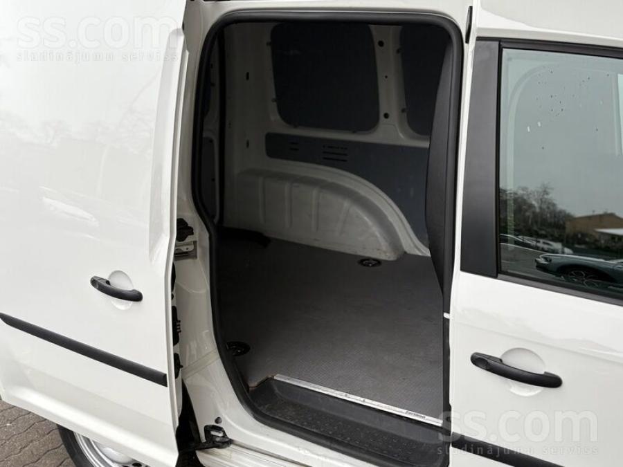 White Volkswagen Caddy 2020 in Riga, with an engine capacity of 2.00 L and mileage of 123 thousand km for 14500 €, photo 8 on AUTOMOTO.COM.LV