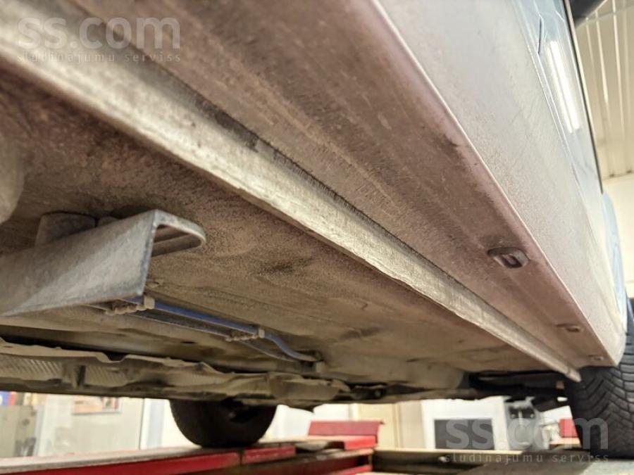 White Volkswagen Caddy 2020 in Riga, with an engine capacity of 2.00 L and mileage of 123 thousand km for 14500 €, photo 32 on AUTOMOTO.COM.LV