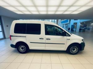 Balts Volkswagen Caddy 2020 Jehvi, ar dzinēja tilpumu 2.00 L un nobraukumu 151 tūkst. km par 11850 €, foto 4 vietnē AUTOMOTO.COM.LV