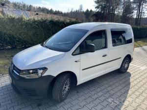 White Volkswagen Caddy 2020 in Riga, with an engine capacity of 1.00 L and mileage of 122 thousand km for 9990 €, photo  on AUTOMOTO.COM.LV