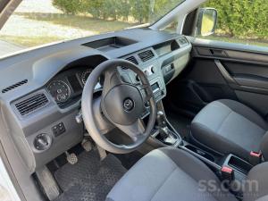 White Volkswagen Caddy 2020 in Riga, with an engine capacity of 1.00 L and mileage of 122 thousand km for 9990 €, photo 6 on AUTOMOTO.COM.LV