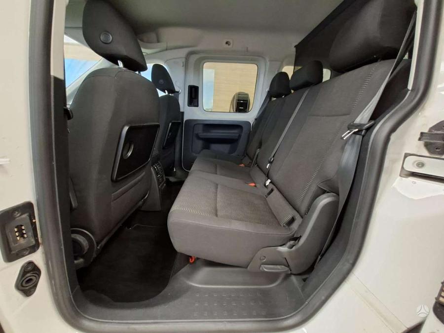 White Volkswagen Caddy 2020 in Kaunas, with an engine capacity of 1.97 L and mileage of 186 thousand km for 14900 €, photo 29 on AUTOMOTO.COM.LV