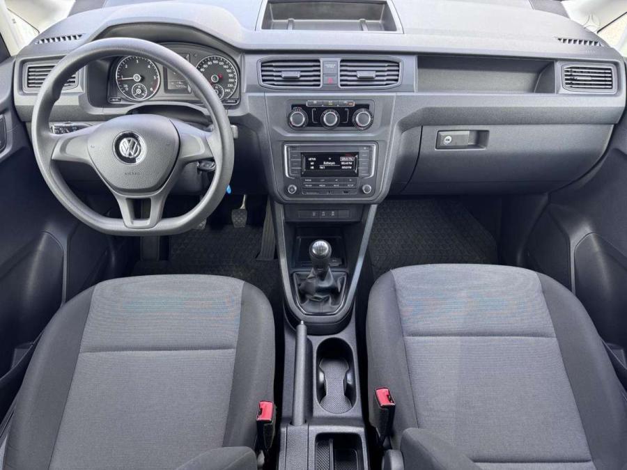 White Volkswagen Caddy 2020 in Vilnius, with an engine capacity of 2.00 L and mileage of 44 thousand km for 14500 €, photo 4 on AUTOMOTO.COM.LV