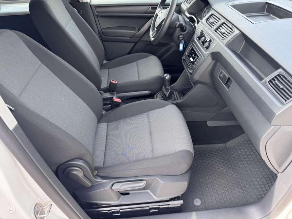 White Volkswagen Caddy 2020 in Vilnius, with an engine capacity of 2.00 L and mileage of 44 thousand km for 14500 €, photo 5 on AUTOMOTO.COM.LV