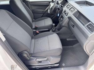 White Volkswagen Caddy 2020 in Vilnius, with an engine capacity of 2.00 L and mileage of 44 thousand km for 14500 €, photo 5 on AUTOMOTO.COM.LV