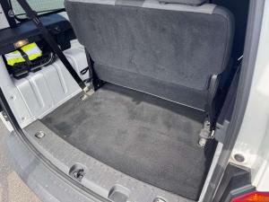 White Volkswagen Caddy 2020 in Vilnius, with an engine capacity of 2.00 L and mileage of 44 thousand km for 14500 €, photo 7 on AUTOMOTO.COM.LV