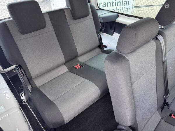 White Volkswagen Caddy 2020 in Vilnius, with an engine capacity of 2.00 L and mileage of 44 thousand km for 14500 €, photo 8 on AUTOMOTO.COM.LV