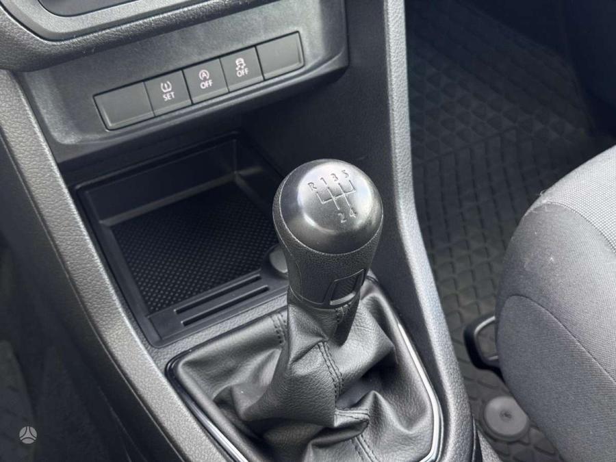 White Volkswagen Caddy 2020 in Vilnius, with an engine capacity of 2.00 L and mileage of 44 thousand km for 14500 €, photo 15 on AUTOMOTO.COM.LV