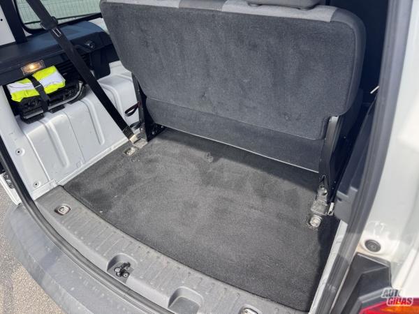 Volkswagen Caddy 2020 in Avizieniai on AUTOMOTO.COM.LV White Volkswagen Caddy 2020 in Avizieniai, with an engine capacity of 2.00 L and mileage of 44 thousand km for 14500 €, photo 7 on AUTOMOTO.COM.LV