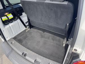 White Volkswagen Caddy 2020 in Avizieniai, with an engine capacity of 2.00 L and mileage of 44 thousand km for 14500 €, photo 7 on AUTOMOTO.COM.LV