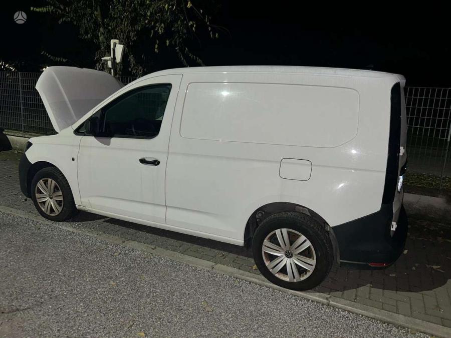 White Volkswagen Caddy 2021 in Rokiskis, with an engine capacity of 2.00 L and mileage of 54 thousand km for 11999 €, photo 2 on AUTOMOTO.COM.LV