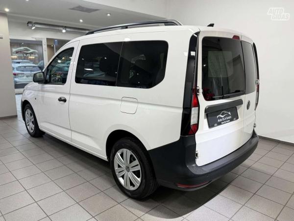 White Volkswagen Caddy 2021 in Kaunas, with an engine capacity of 2.00 L and mileage of 47 thousand km for 22735 €, photo 6 on AUTOMOTO.COM.LV