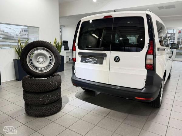 White Volkswagen Caddy 2021 in Kaunas, with an engine capacity of 2.00 L and mileage of 47 thousand km for 22735 €, photo 7 on AUTOMOTO.COM.LV