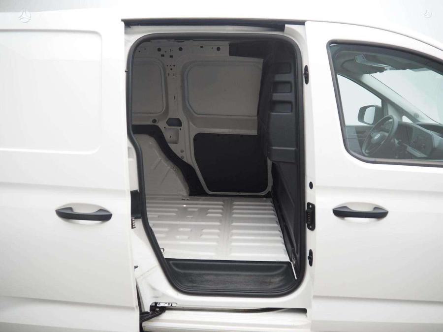 White Volkswagen Caddy 2021 in Vilnius, with an engine capacity of 1.97 L and mileage of 137 thousand km for 14500 €, photo 9 on AUTOMOTO.COM.LV