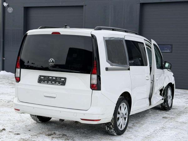 White Volkswagen Caddy 2021 in Kaunas, with an engine capacity of 2.00 L and mileage of 227 thousand km for 10850 €, photo 4 on AUTOMOTO.COM.LV
