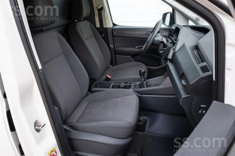 White Volkswagen Caddy 2021 in Riga, with an engine capacity of 2.00 L and mileage of 110 thousand km for 12950 €, photo 7 on AUTOMOTO.COM.LV
