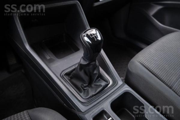 White Volkswagen Caddy 2021 in Riga, with an engine capacity of 2.00 L and mileage of 110 thousand km for 12950 €, photo 9 on AUTOMOTO.COM.LV
