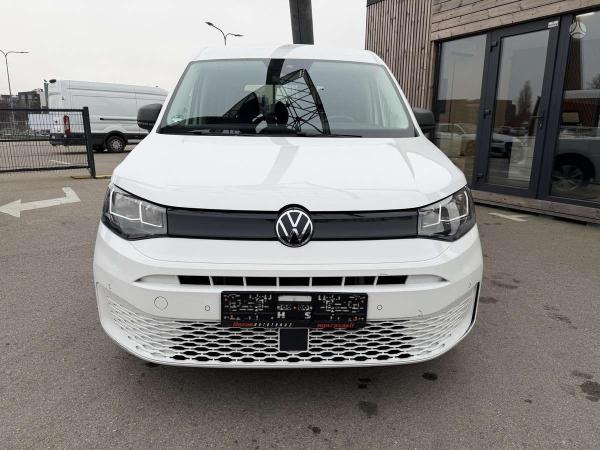 White Volkswagen Caddy 2022 in Vilnius, with an engine capacity of 1.50 L and mileage of 92 thousand km for 16800 €, photo 2 on AUTOMOTO.COM.LV