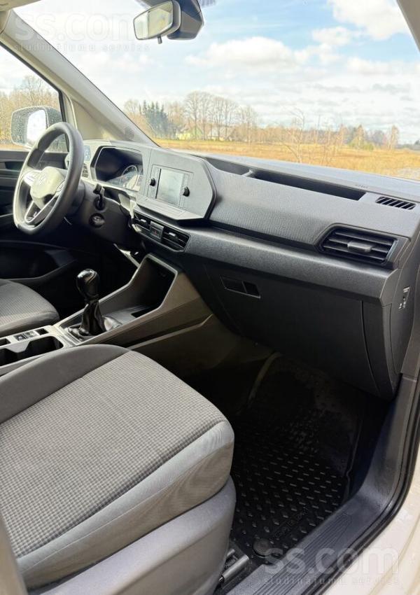 White Volkswagen Caddy 2022 in Ogre, with an engine capacity of 2.00 L and mileage of 193 thousand km for 10999 €, photo 6 on AUTOMOTO.COM.LV