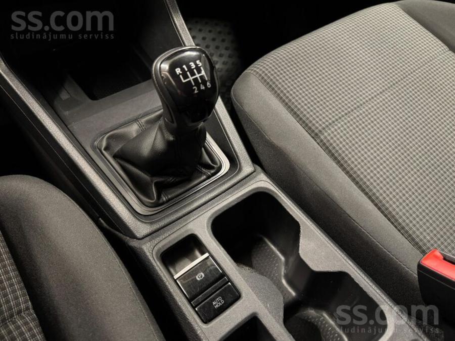 White Volkswagen Caddy 2022 in Riga, with an engine capacity of 2.00 L and mileage of 198 thousand km for 10490 €, photo 13 on AUTOMOTO.COM.LV