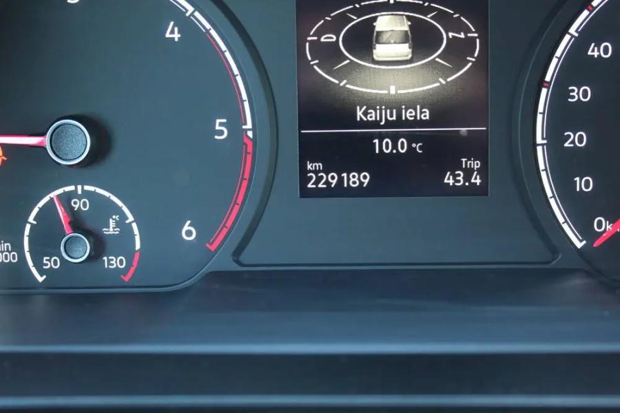 Белый Фольксваген Кадди 2022 в Лиепая, объемом двигателя 2.00 л и пробегом 229 тыс. км за 16000 €, фото 16 на AUTOMOTO.COM.LV