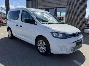 White Volkswagen Caddy 2022 in Vilnius, with an engine capacity of 1.50 L and mileage of 92 thousand km for 15200 €, photo 3 on AUTOMOTO.COM.LV