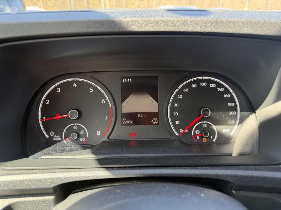 White Volkswagen Caddy 2022 in Vilnius, with an engine capacity of 1.50 L and mileage of 92 thousand km for 15200 €, photo 9 on AUTOMOTO.COM.LV