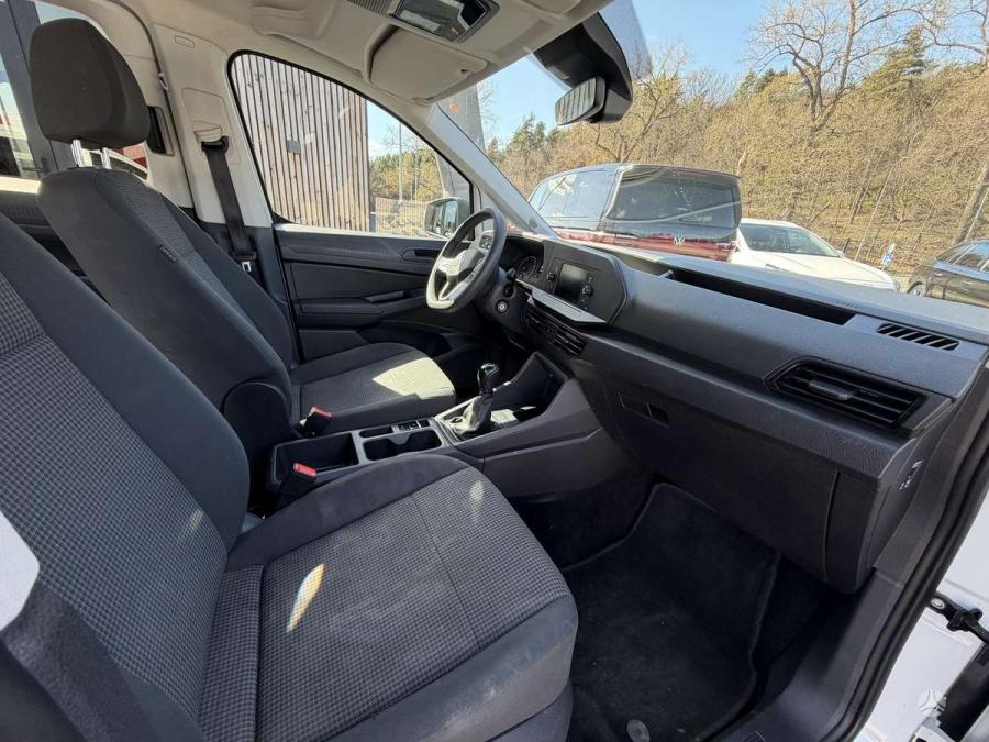White Volkswagen Caddy 2022 in Vilnius, with an engine capacity of 1.50 L and mileage of 92 thousand km for 15200 €, photo 11 on AUTOMOTO.COM.LV