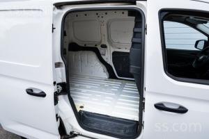 White Volkswagen Caddy 2022 in Riga, with an engine capacity of 2.00 L and mileage of 152 thousand km for 12950 €, photo 8 on AUTOMOTO.COM.LV