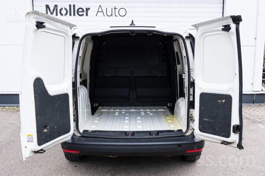 White Volkswagen Caddy 2022 in Riga, with an engine capacity of 2.00 L and mileage of 152 thousand km for 12950 €, photo 9 on AUTOMOTO.COM.LV