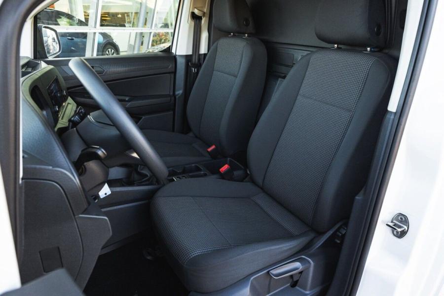 Balts Volkswagen Caddy 2022 Ventspils, ar dzinēja tilpumu 2.00 L un nobraukumu 41 tūkst. km par 16400 €, foto 16 vietnē AUTOMOTO.COM.LV
