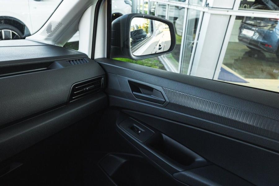 Balts Volkswagen Caddy 2022 Ventspils, ar dzinēja tilpumu 2.00 L un nobraukumu 41 tūkst. km par 16400 €, foto 30 vietnē AUTOMOTO.COM.LV