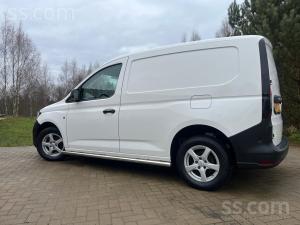 White Volkswagen Caddy 2023 in Cesis, with an engine capacity of 2.00 L and mileage of 220 thousand km for 12750 €, photo 4 on AUTOMOTO.COM.LV