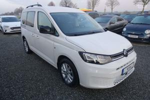 White Volkswagen Caddy 2023 in Kaunas, with an engine capacity of 2.00 L and mileage of 62 thousand km for 28570 €, photo 4 on AUTOMOTO.COM.LV