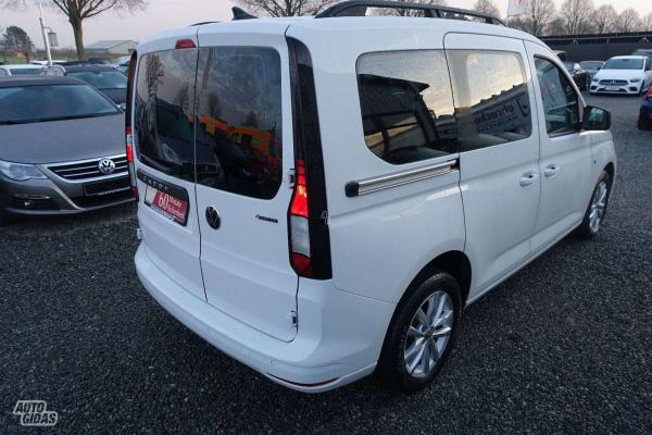 White Volkswagen Caddy 2023 in Kaunas, with an engine capacity of 2.00 L and mileage of 62 thousand km for 28570 €, photo 5 on AUTOMOTO.COM.LV