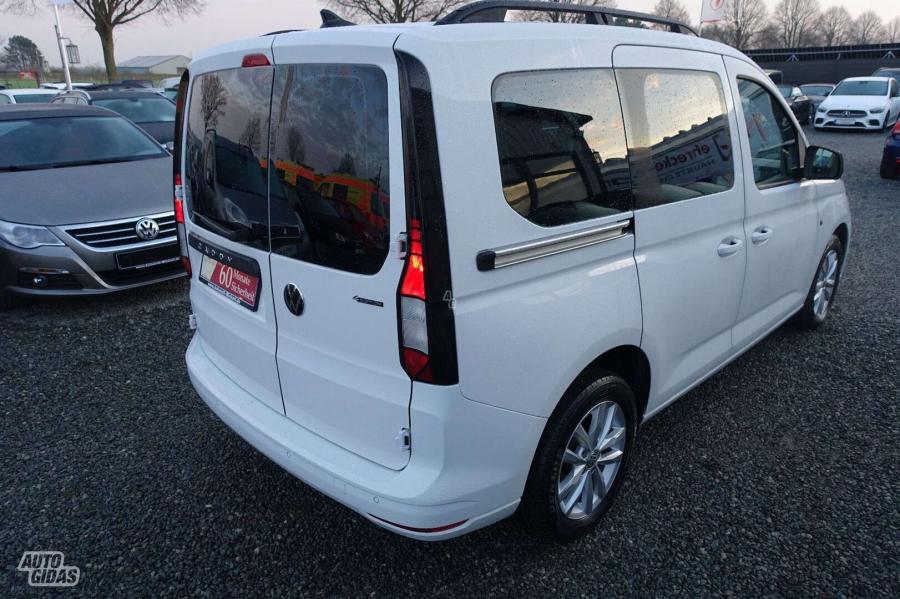 White Volkswagen Caddy 2023 in Kaunas, with an engine capacity of 2.00 L and mileage of 62 thousand km for 28570 €, photo 5 on AUTOMOTO.COM.LV
