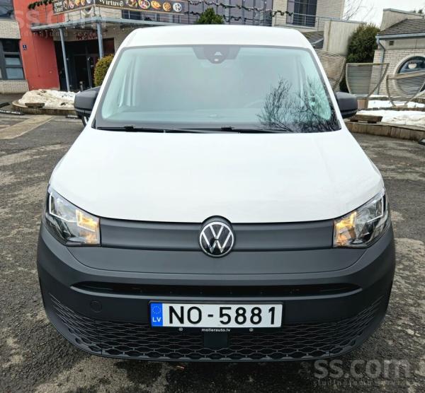 White Volkswagen Caddy 2023 in Riga, with an engine capacity of 2.00 L and mileage of 53 thousand km for 19950 €, photo 6 on AUTOMOTO.COM.LV