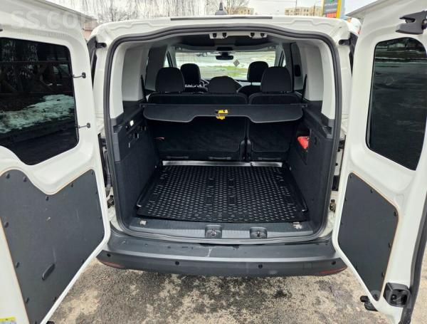White Volkswagen Caddy 2023 in Riga, with an engine capacity of 2.00 L and mileage of 53 thousand km for 19950 €, photo 9 on AUTOMOTO.COM.LV