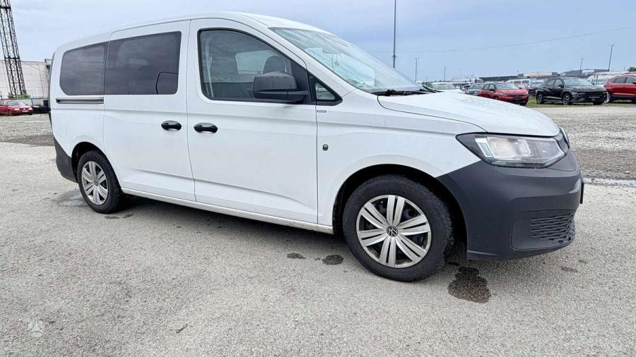 White Volkswagen Caddy 2023 in Siauliai, with an engine capacity of 1.97 L and mileage of 86 thousand km for 15900 €, photo 4 on AUTOMOTO.COM.LV