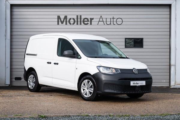 White Volkswagen Caddy 2023 in Jelgava, with an engine capacity of 2.00 L and mileage of 48 thousand km for 16750 €, photo 1 on AUTOMOTO.COM.LV