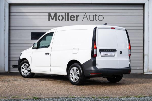White Volkswagen Caddy 2023 in Jelgava, with an engine capacity of 2.00 L and mileage of 48 thousand km for 16750 €, photo 5 on AUTOMOTO.COM.LV