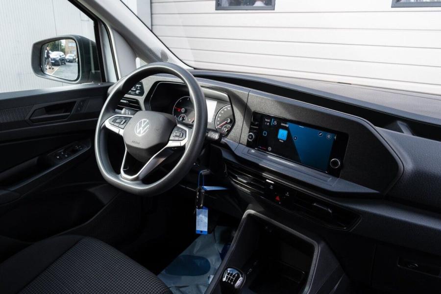 White Volkswagen Caddy 2023 in Jelgava, with an engine capacity of 2.00 L and mileage of 48 thousand km for 16750 €, photo 10 on AUTOMOTO.COM.LV
